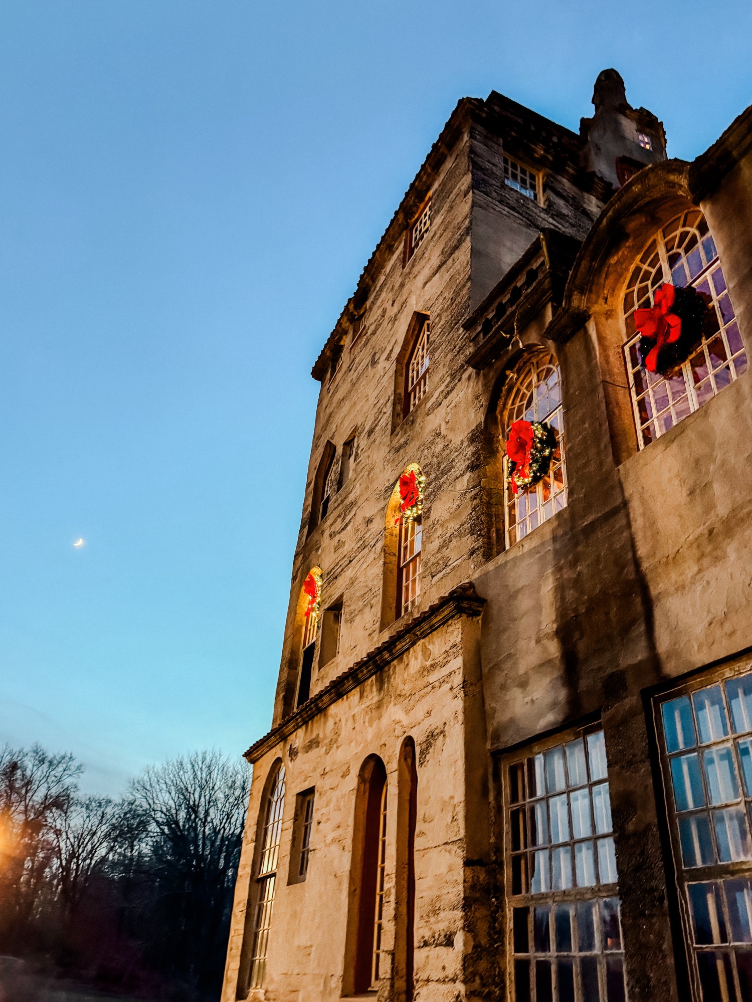 Discover Doylestown’s Enchanting Fonthill Castle at Christmas – Travel ...