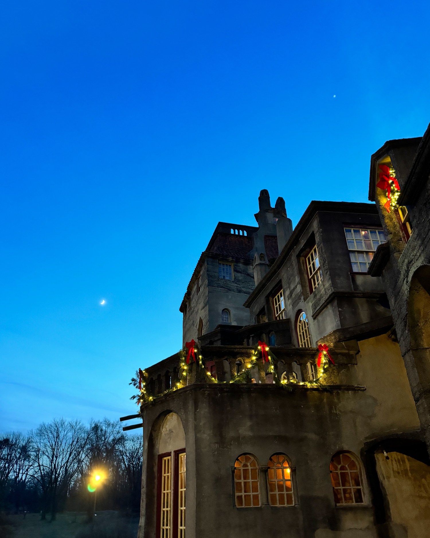 Discover Doylestown’s Enchanting Fonthill Castle at Christmas – Travel ...